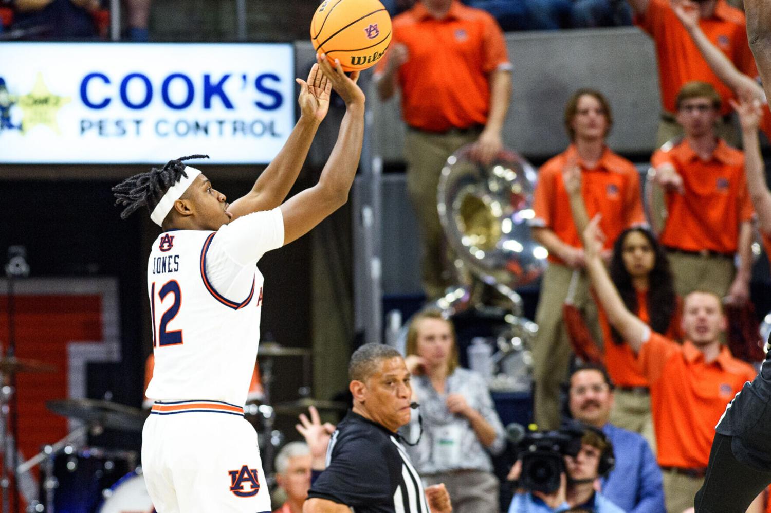Auburn beats Mississippi State, moves up in SEC standings