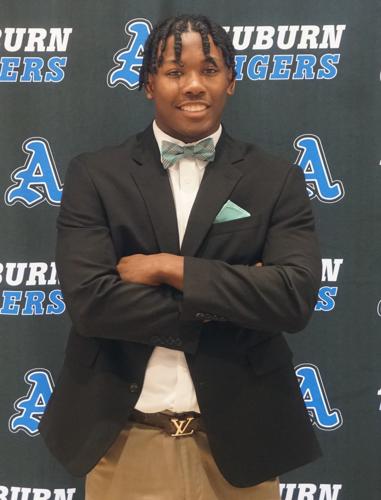 Auburn High’s Aaron Diggs proves himself as full-time running back