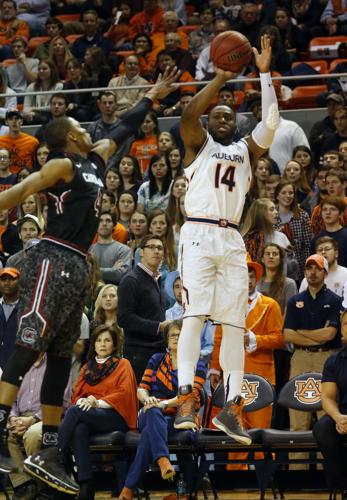 Antoine Mason will miss game at Missouri following death of his father