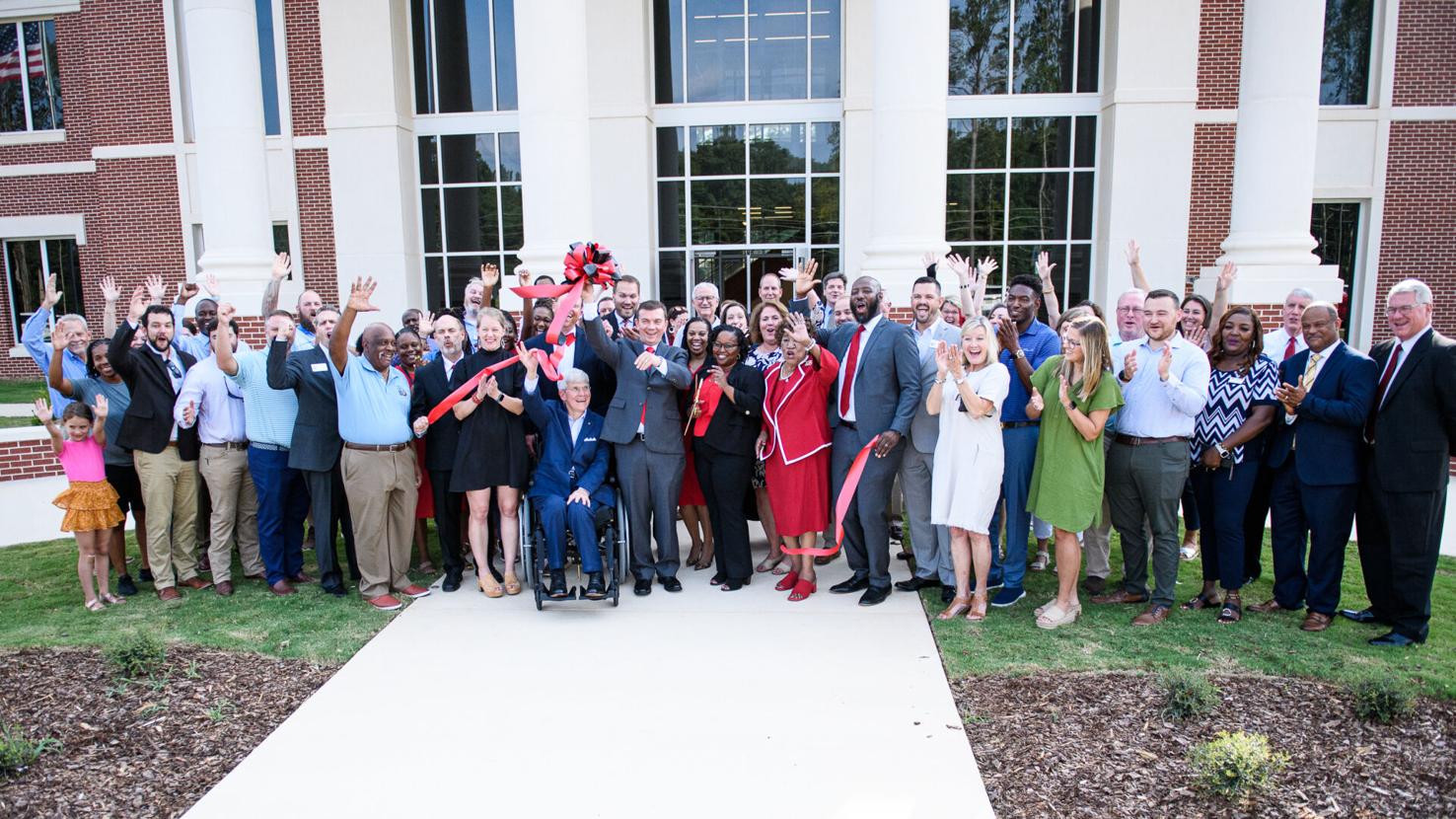 Opelika's new Fox Run School hosts ribbon cutting