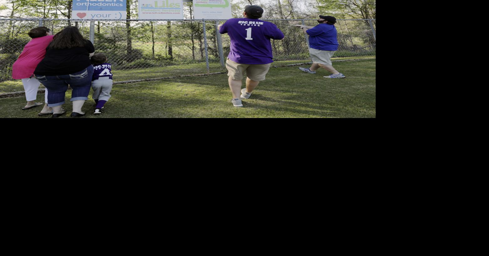 Auburn dedicates field at Duck Samford Park to honor Keith Bagwell