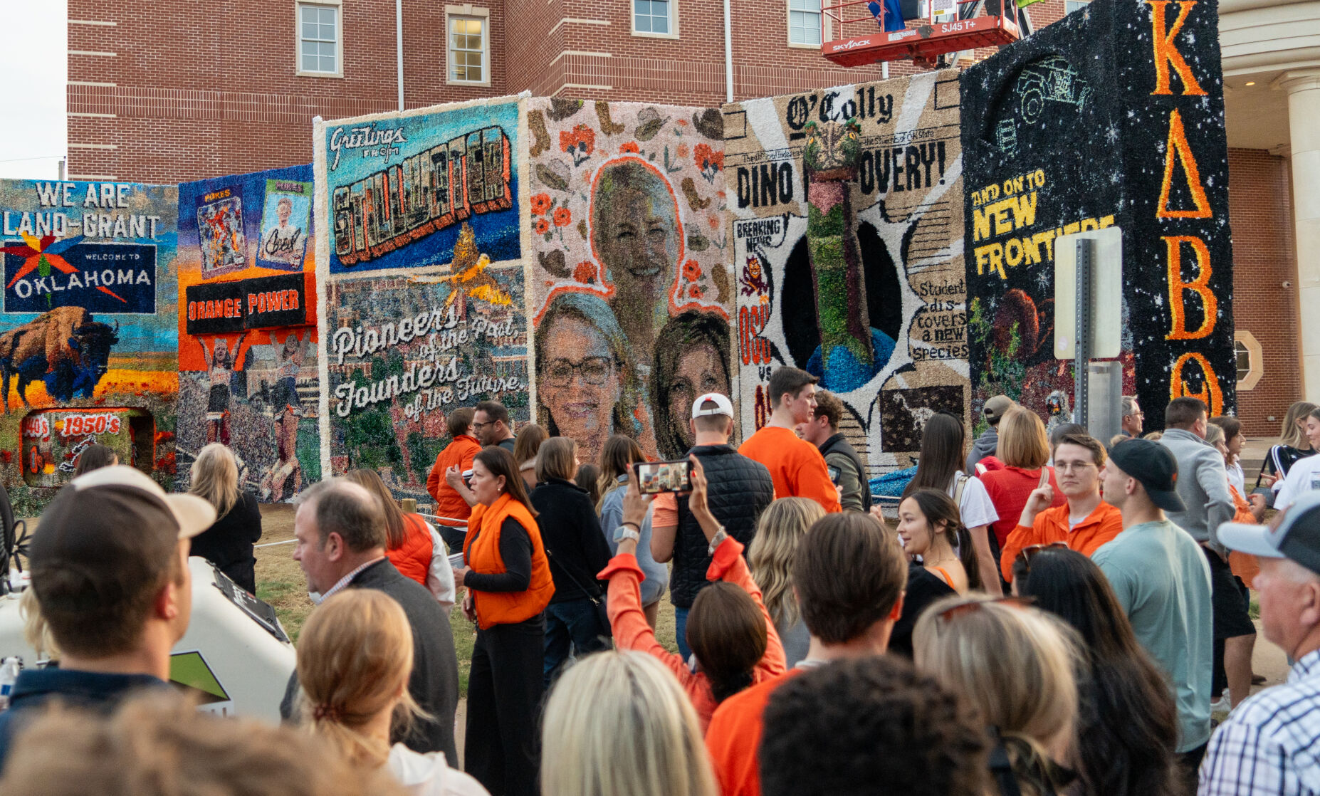 The Walkaround: A long-standing tradition of 'America's Greatest ...