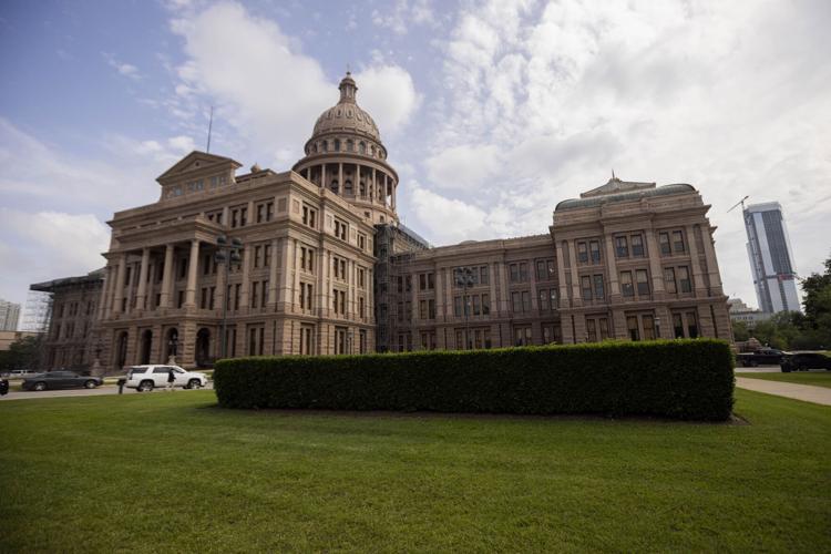 Texas Senate meets without voting on border security bill, likely ...