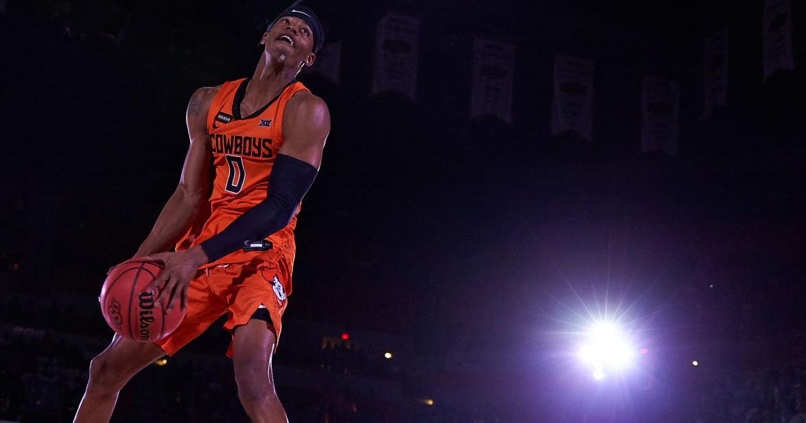 Dunk contest lights up Homecoming and Hoops | Sports | ocolly.com