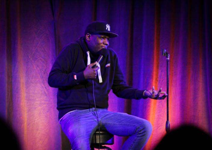 Kenan Thompson, Michael Che keep audience in stitches with stand-up ...