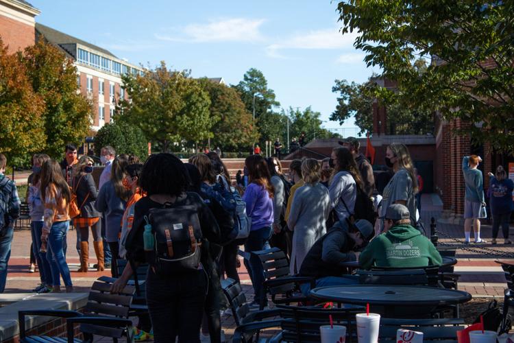OSU Parent's Give Out 'Mom Hugs' to Support Student's Mental Health ...