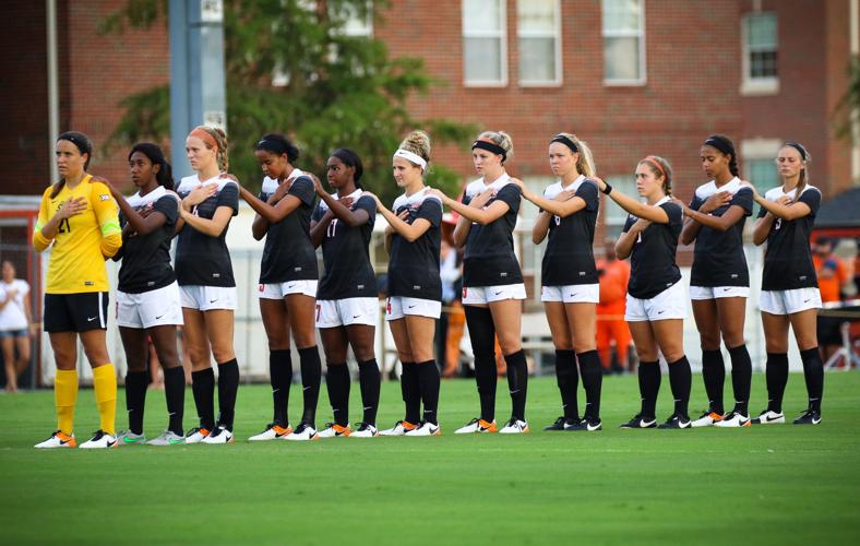 Photo Gallery: Oklahoma State vs ORU Soccer | Gallery | ocolly.com