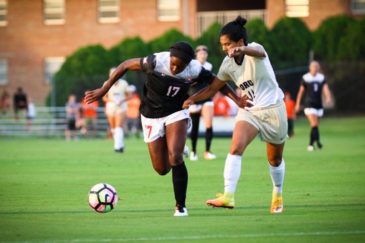 Photo Gallery: Oklahoma State vs ORU Soccer | Gallery | ocolly.com