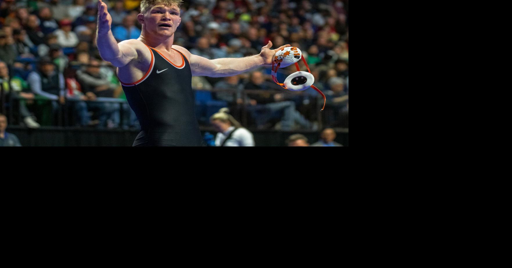 Plott overcomes illness, downs No. 4 Trey Munoz for highest-ranked win ...