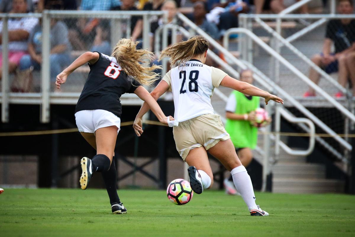 Photo Gallery: Oklahoma State vs ORU Soccer | Gallery | ocolly.com