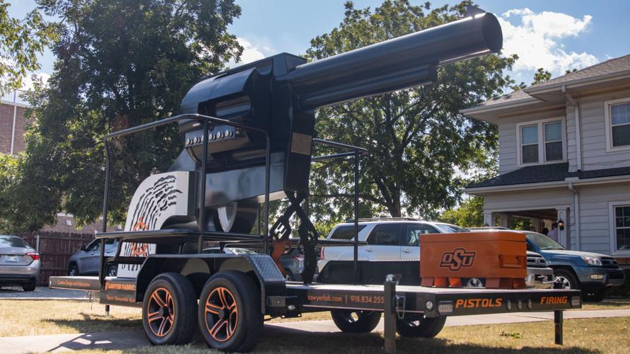 Pistols Cooking: OSU alumnus brings massive OSU-themed grill to campus ...