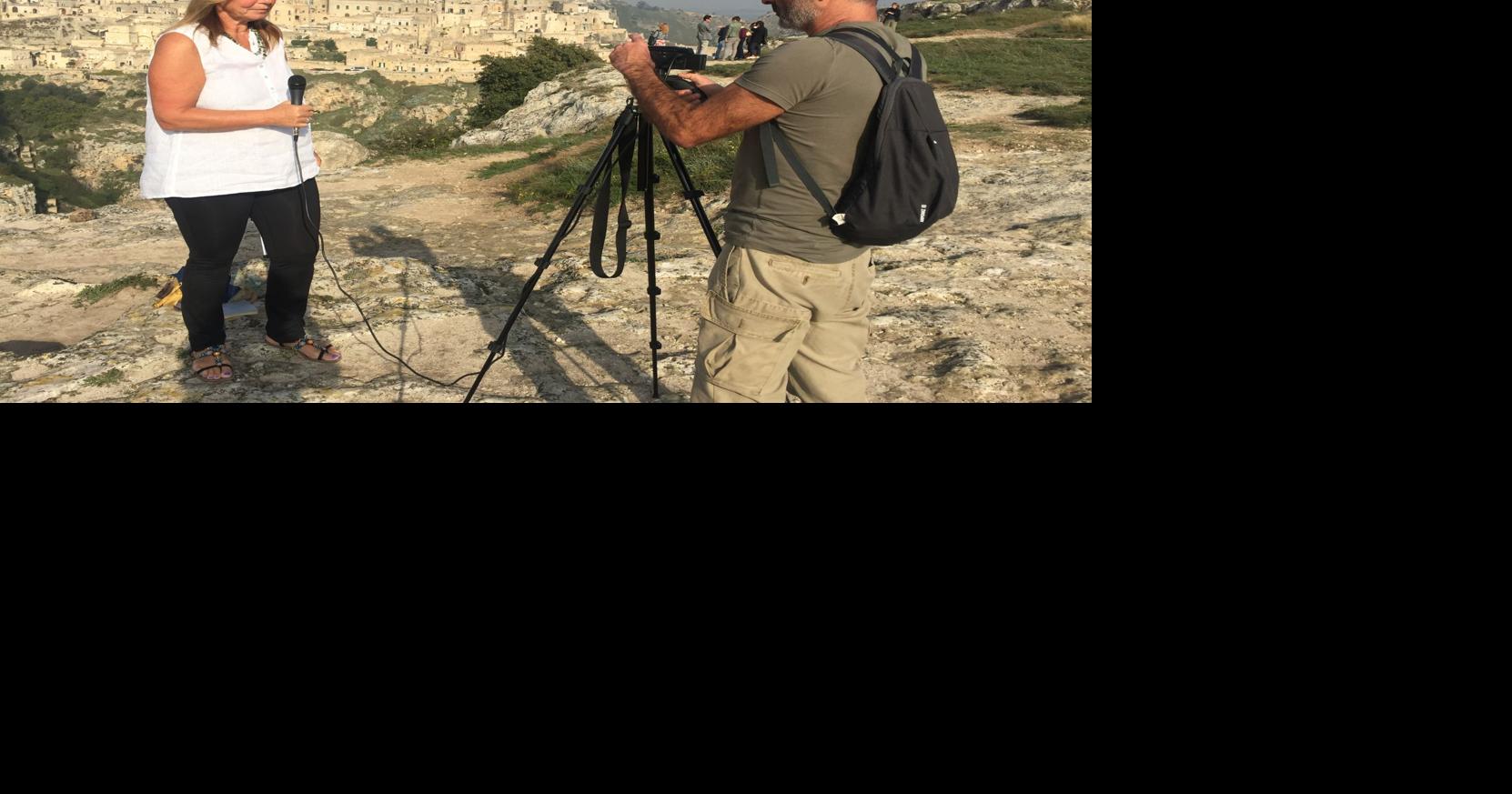 Discussing COVID with reporter in Italy | News | ocolly.com