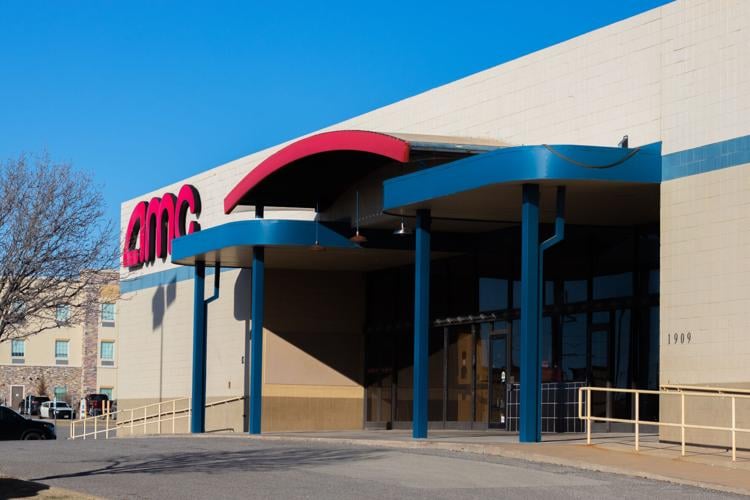 AMC Theatre provides classic Valentine’s Day date | Entertainment ...