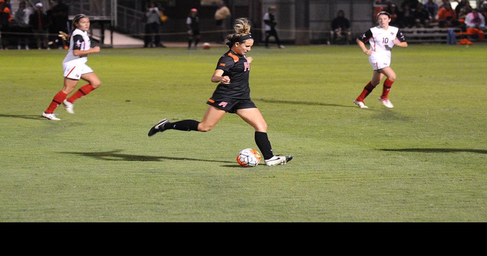 OSU soccer signs 9 | Sports | ocolly.com