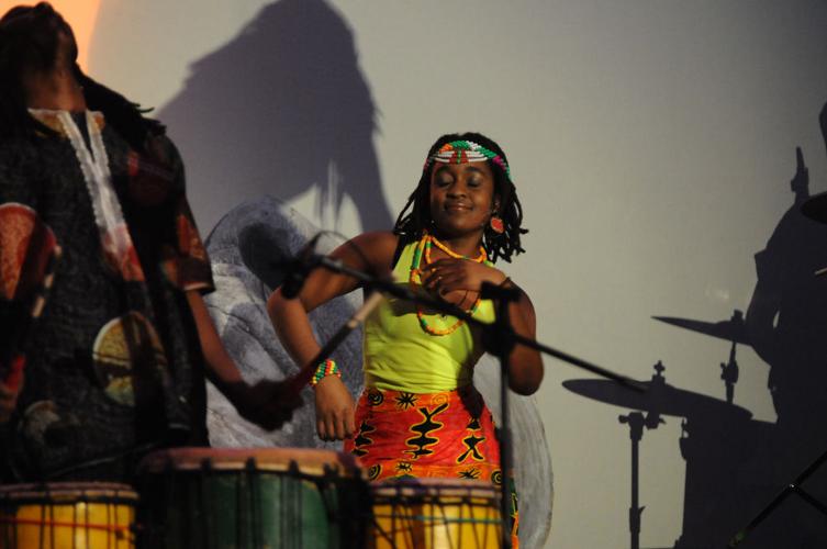 Cirque Zuma Zuma performs Monday night | Gallery | ocolly.com