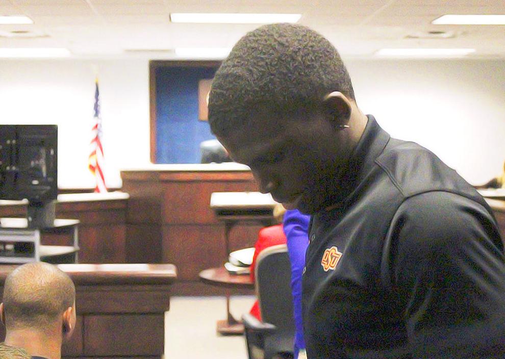 Tyreek Hill pleads guilty to domestic assault and battery charge, takes ...