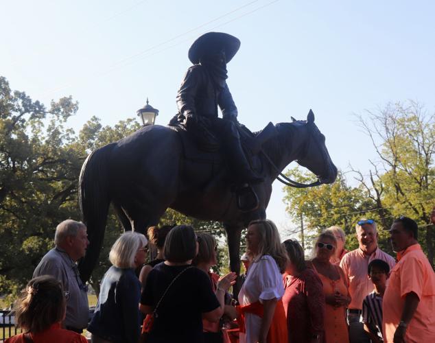 Gallery : Frank Eaton Statue Dedication. | | ocolly.com