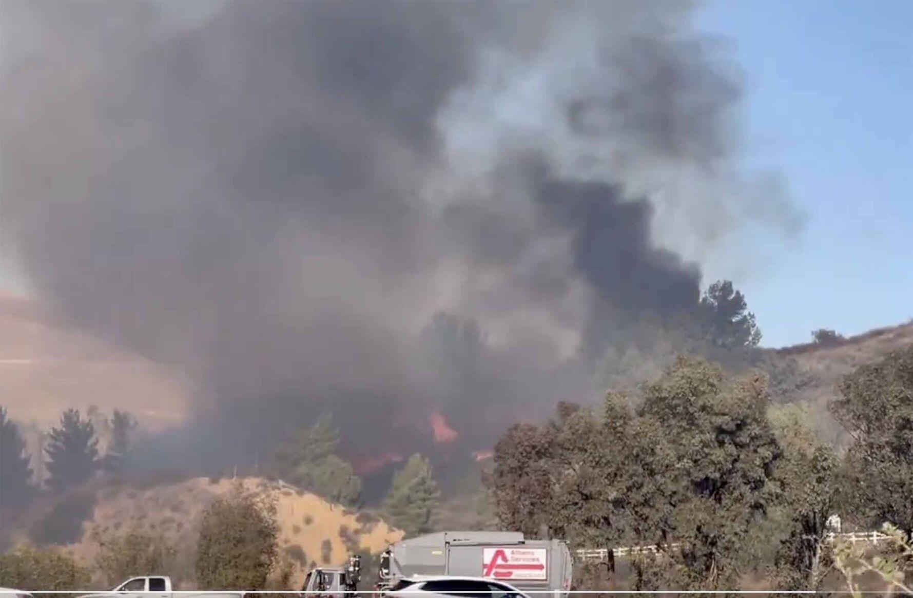 Crews attack 1-acre fire in Simi Valley | County | ojaivalleynews.com