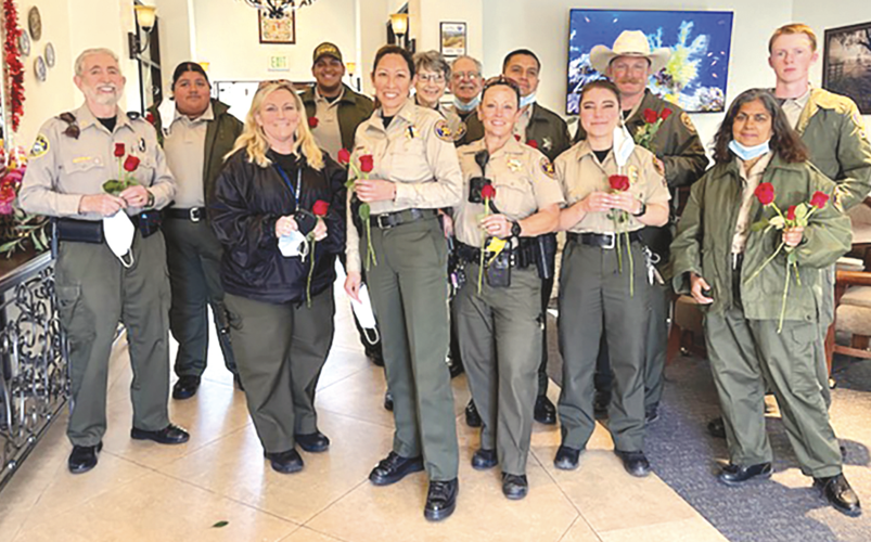 Ojai police spread the love to Artesian sweethearts | News ...