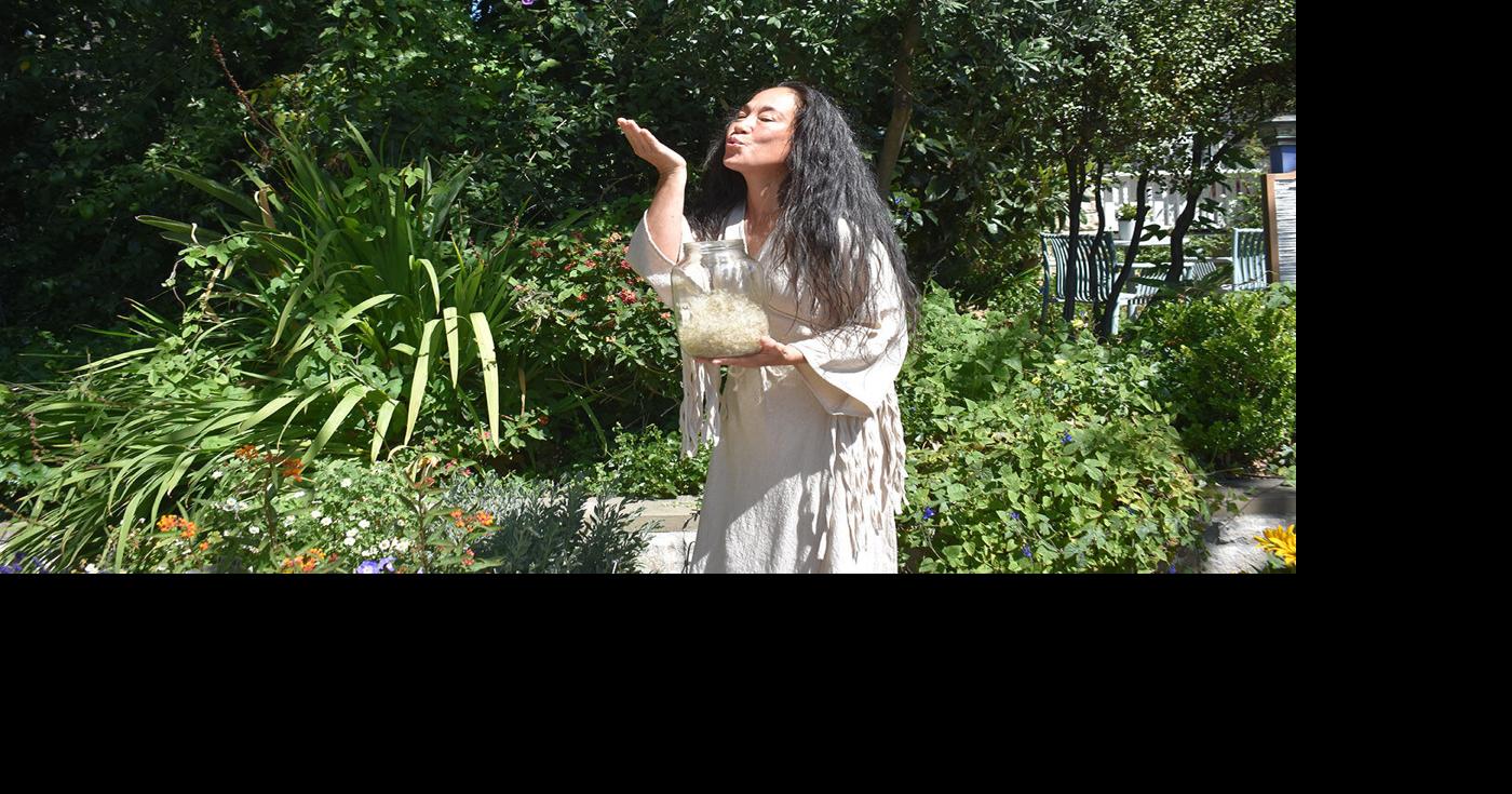 Earth Friend Jen celebrates return to Ojai at parade | News ...