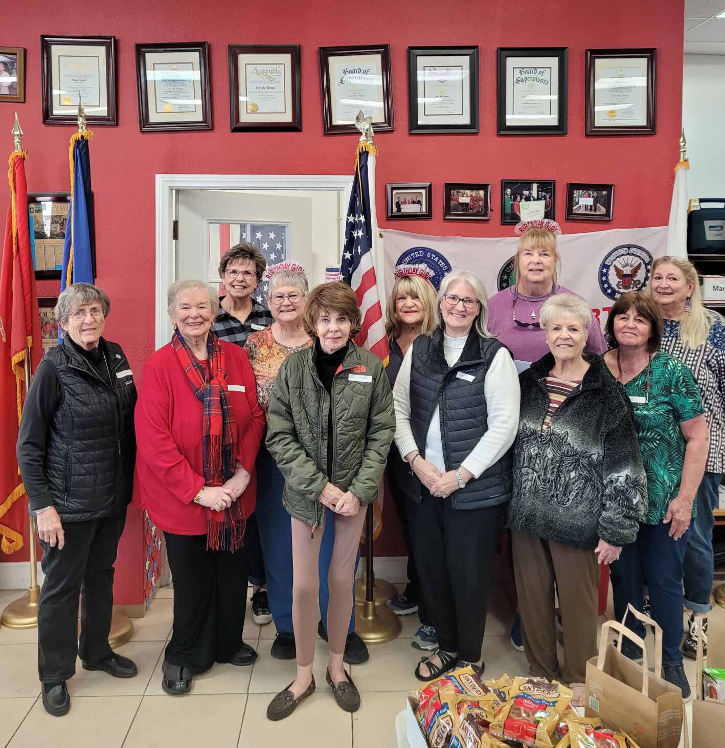 Ojai women gather gifts for deployed troops | News | ojaivalleynews.com