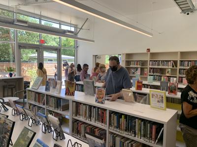 Booklovers flock to new Meiners Oaks Library | Education ...