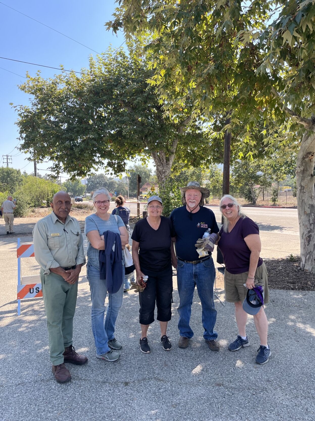 Volunteers spruce up Ranger station | Outdoors | ojaivalleynews.com