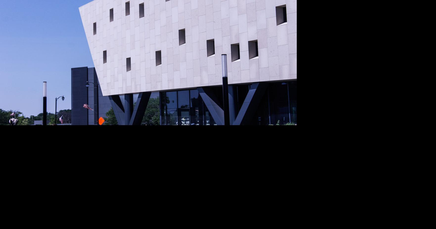 Olathe's Jason Billam sworn in alongside class of new district court ...