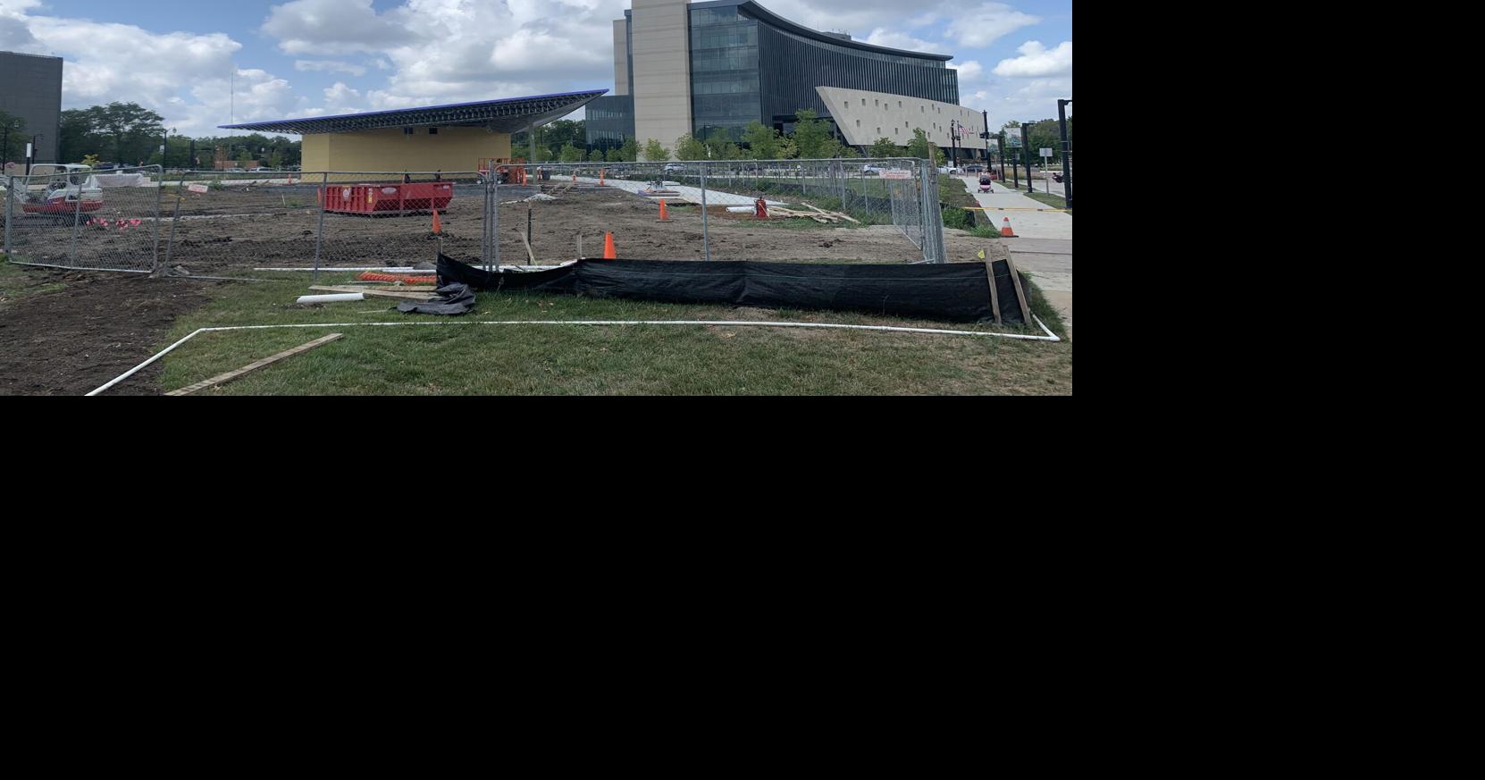 Construction continues on Johnson County Square in downtown Olathe ...
