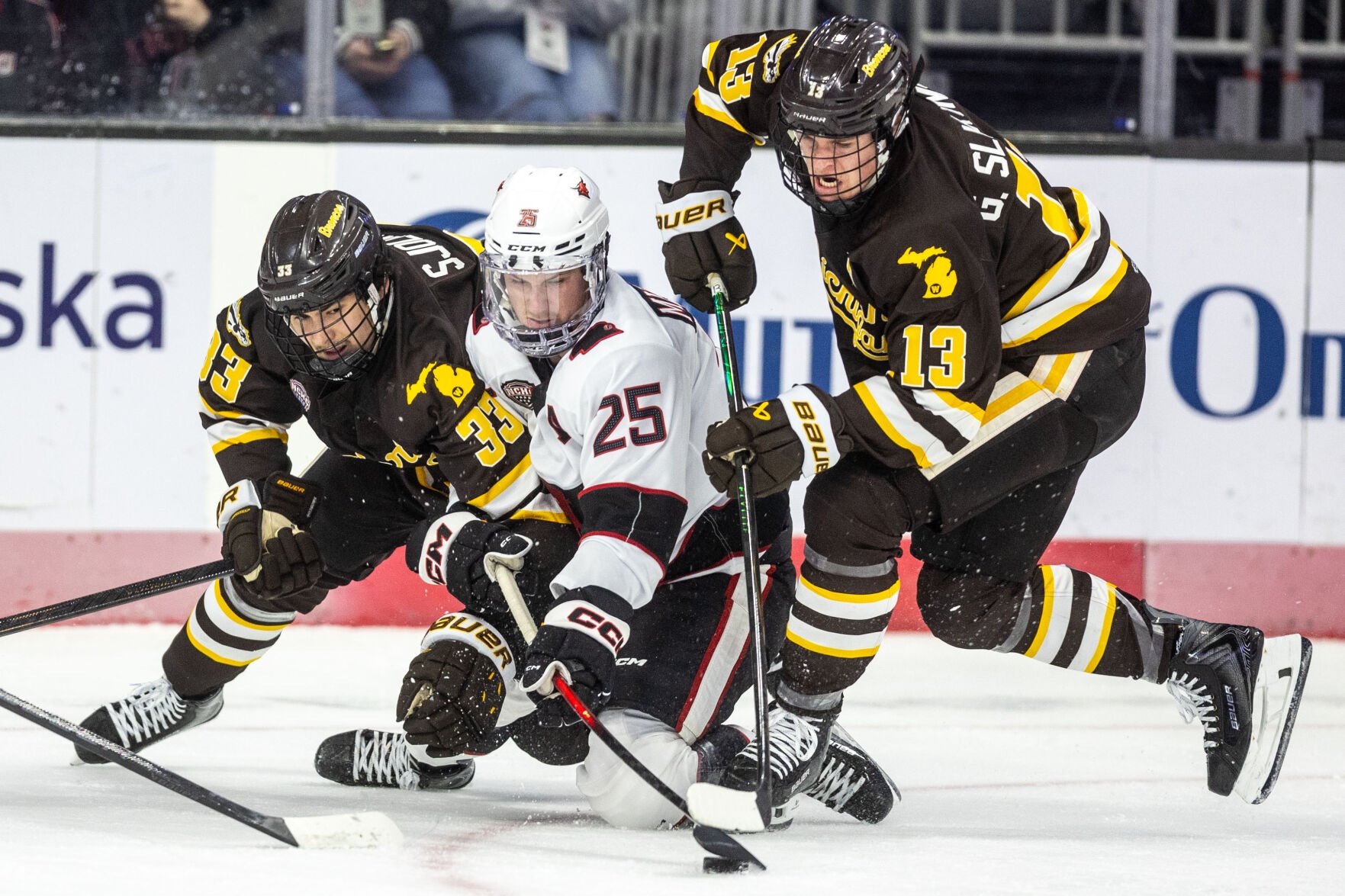 Omaha hockey hosts St. Cloud State Friday