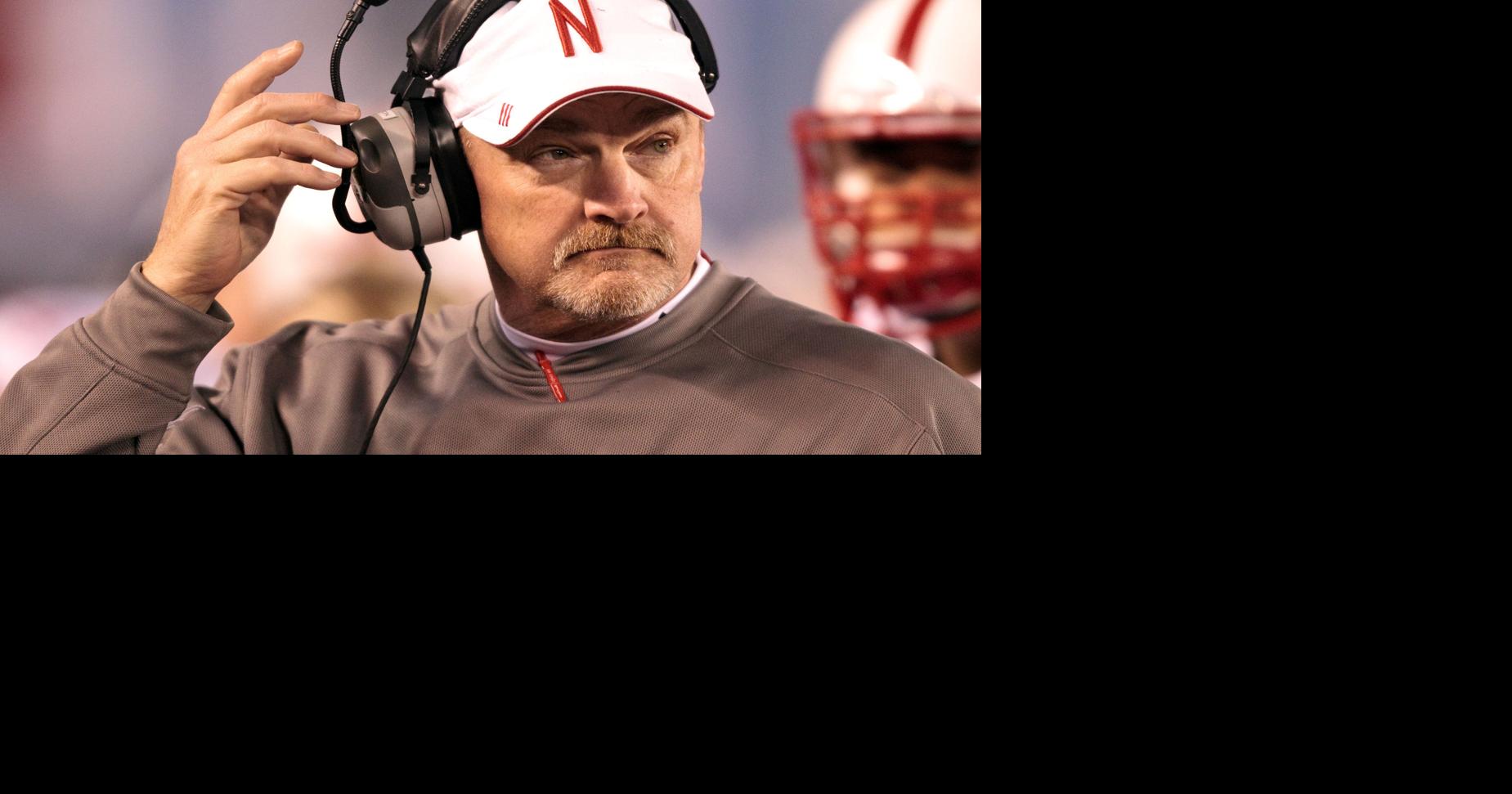Warren set to remain part of Huskers’ staff