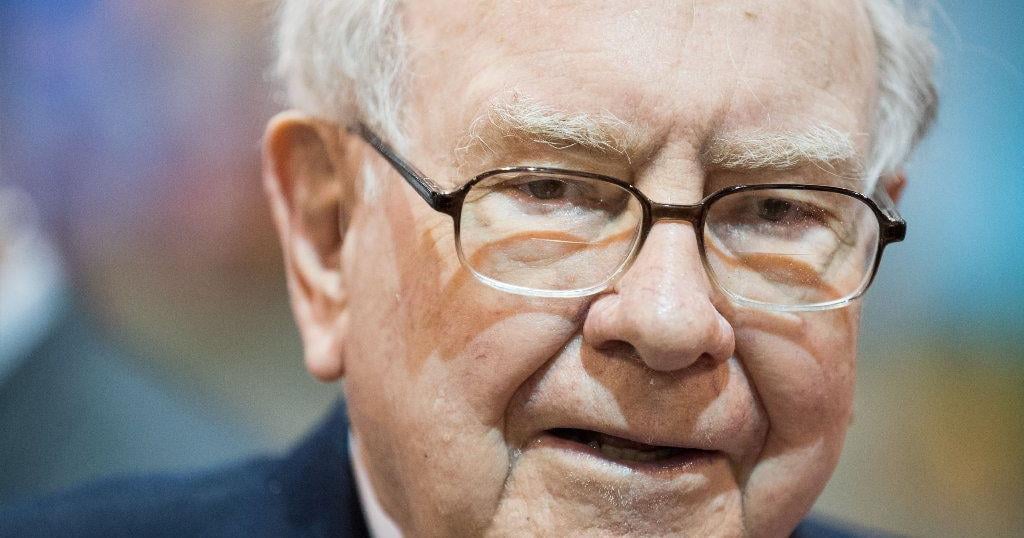 Warren Buffett hands reins of World-Herald, other Berkshire Hathaway ...