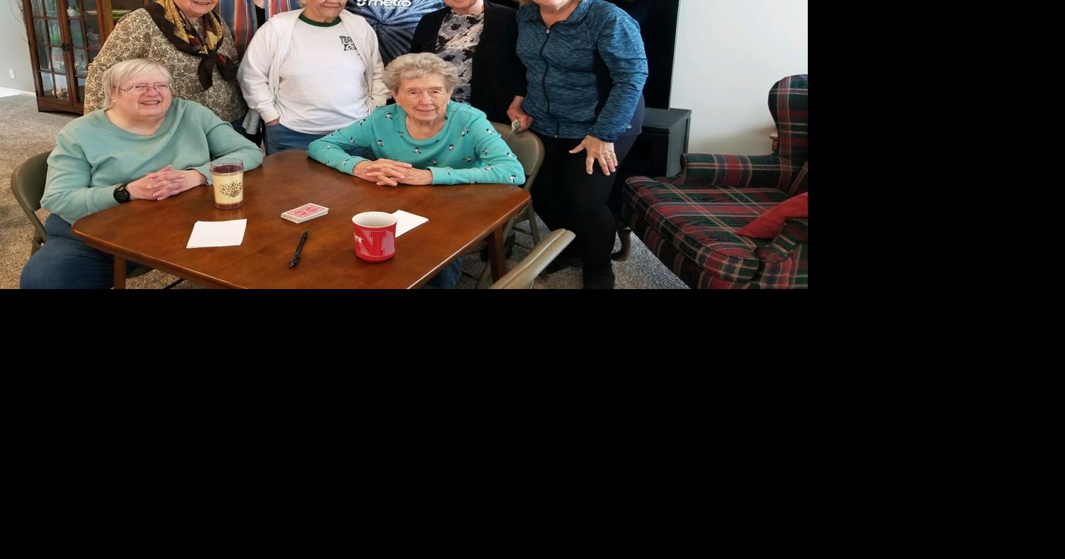 Omaha pinochle group gives to Goodfellows to honor woman