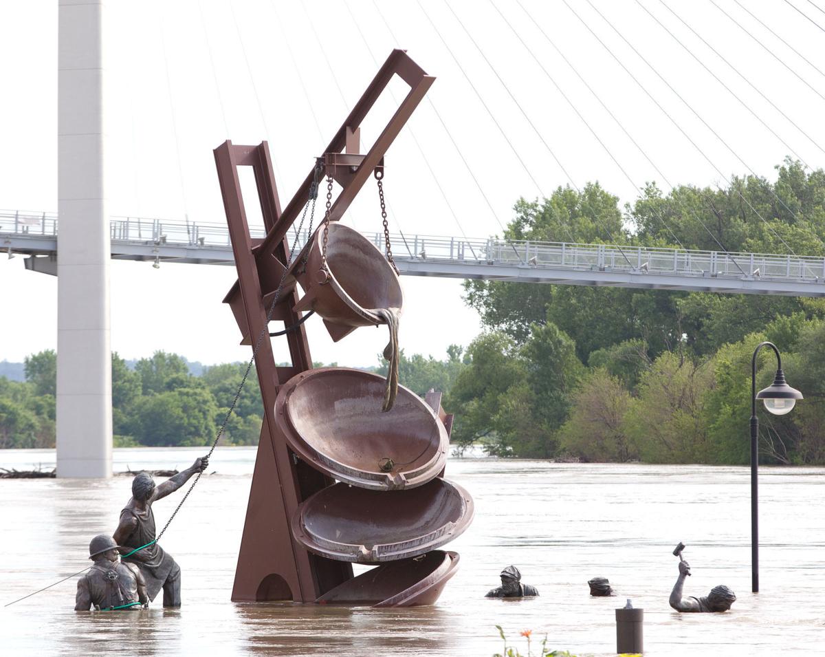 Photos: The Missouri River flood of 2011 caused more than $1 billion in ...