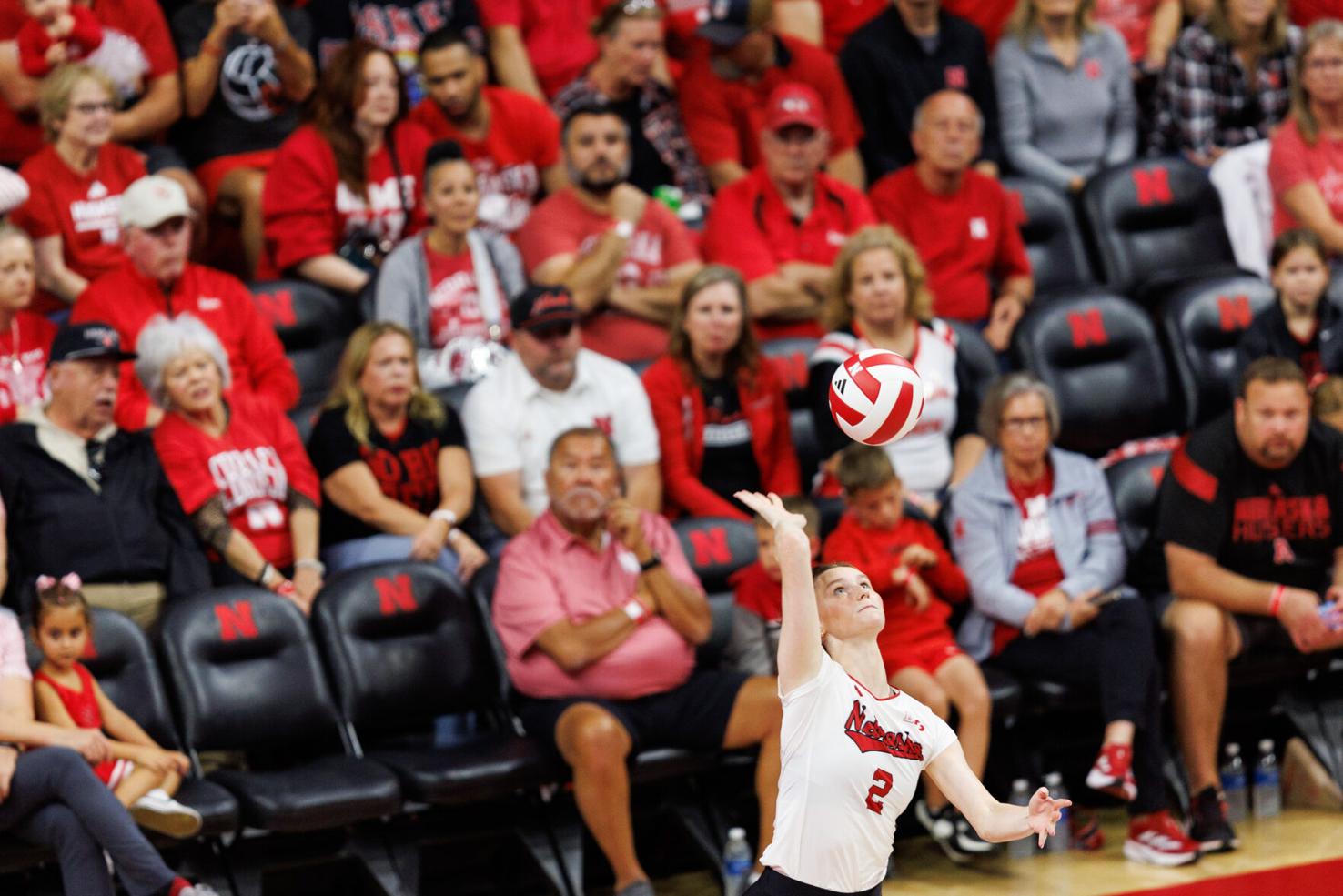 No. 1 Nebraska volleyball sweeps Wright State