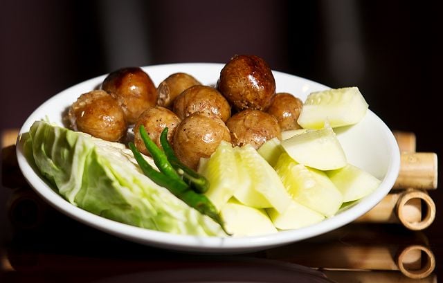 Dinner review: Tried-and-true Thai, plus a dash of daring