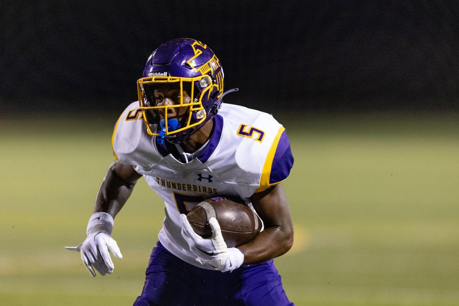 Quick rise, photo finish: How Dae’vonn Hall’s winding road led to Nebraska