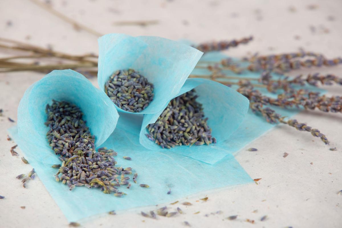 Wedding DIY: Lavender bud confetti cups | Wedding Essentials | omaha.com