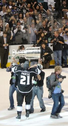 UNO hockey hires former Denver goaltender Peter Mannino to fill ...