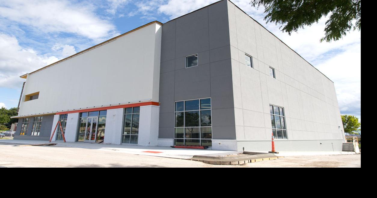 Free digital library, at former Borders site at 72nd and Dodge, moves ...