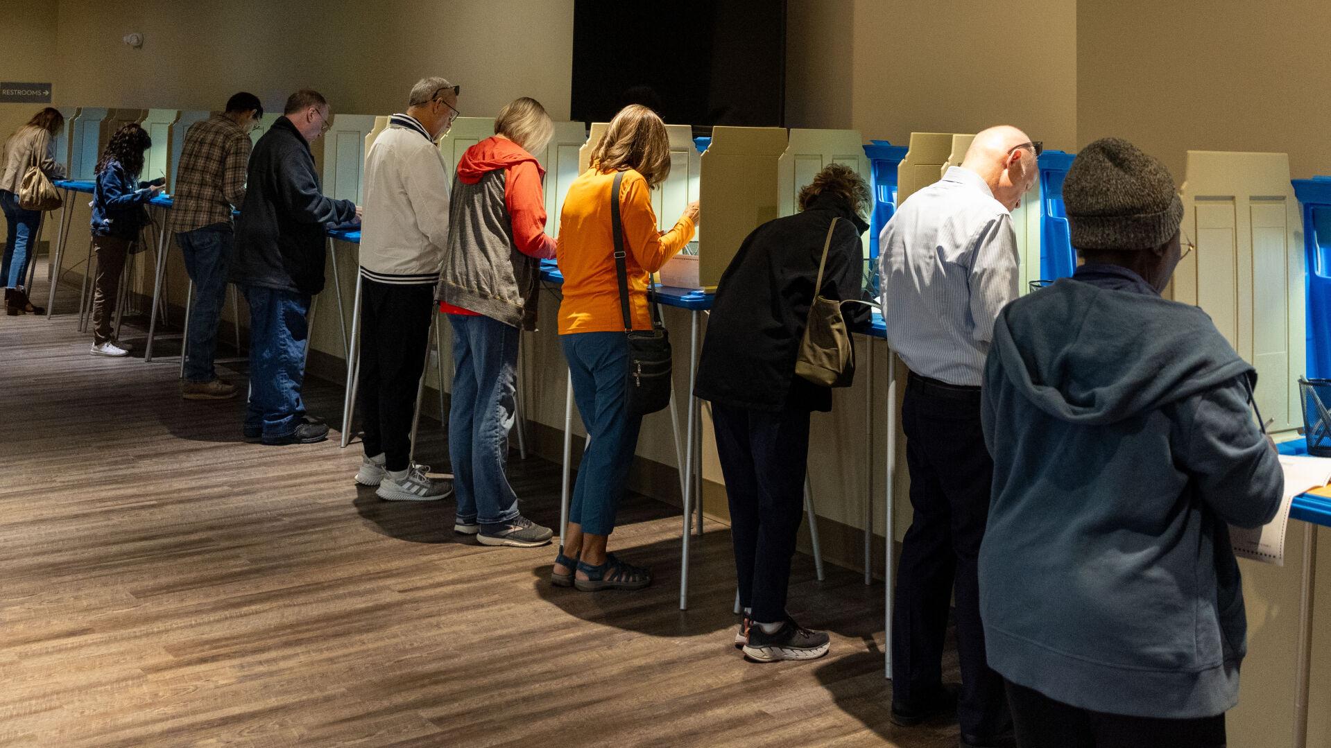 'Unprecedented' number of Nebraska voters show up in Omaha on first day ...
