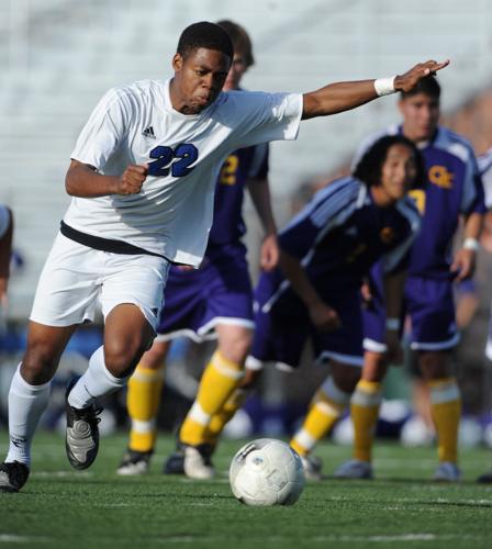 Kearney grad and trick-shot kicker Josh Gable reportedly signed to ...