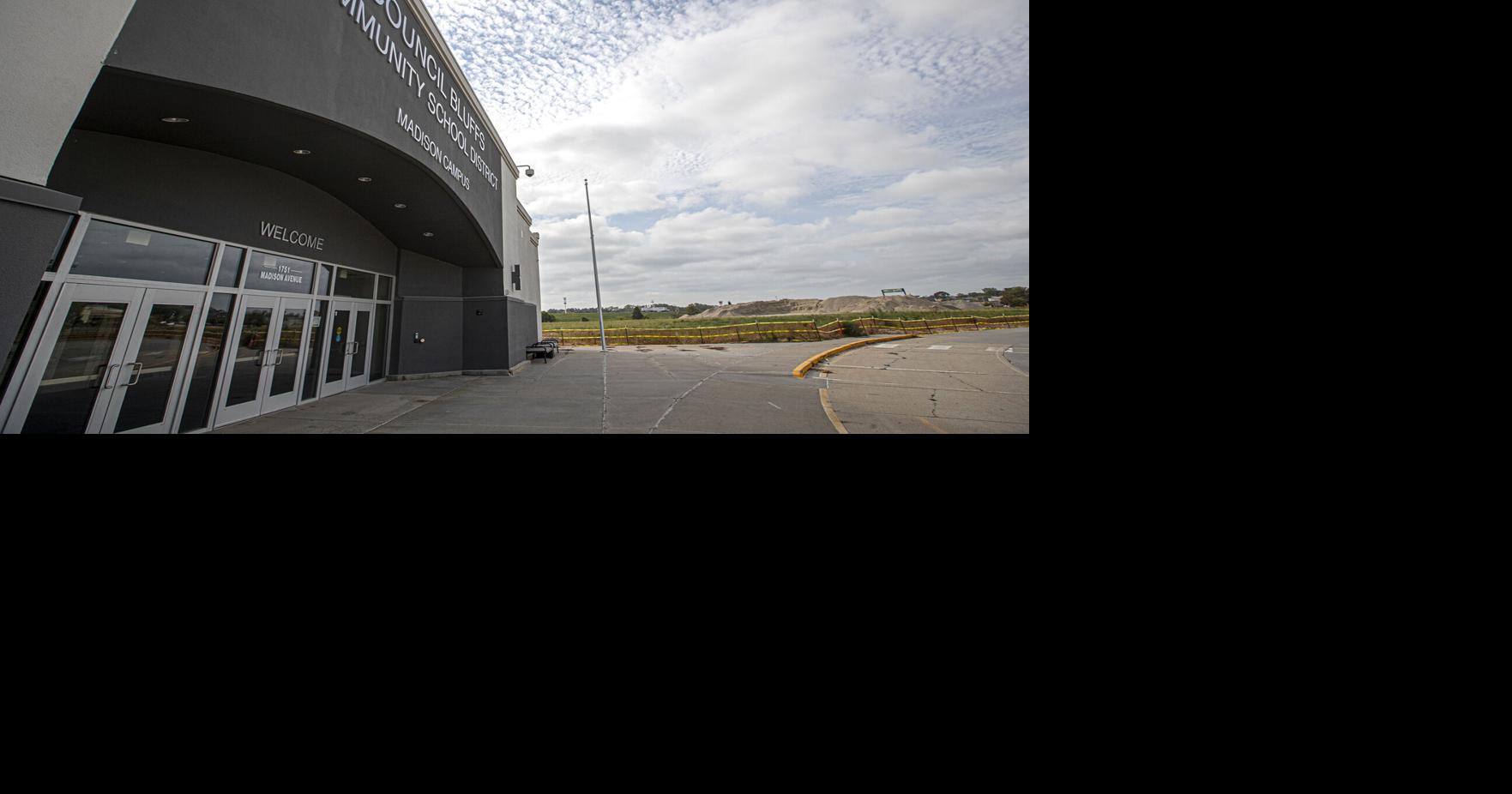 Bluffs school board approves $3 million sale of temporary middle school