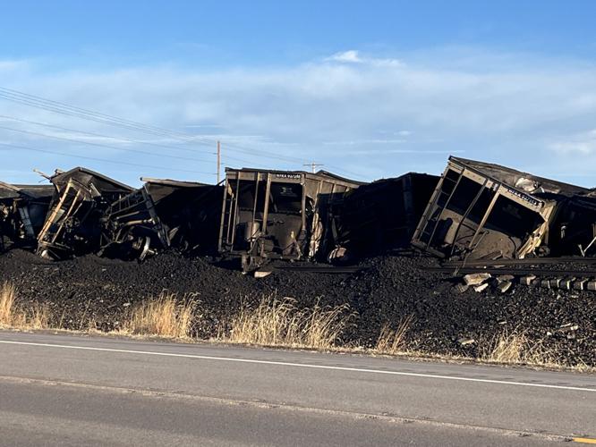 Coal train derails in central Nebraska