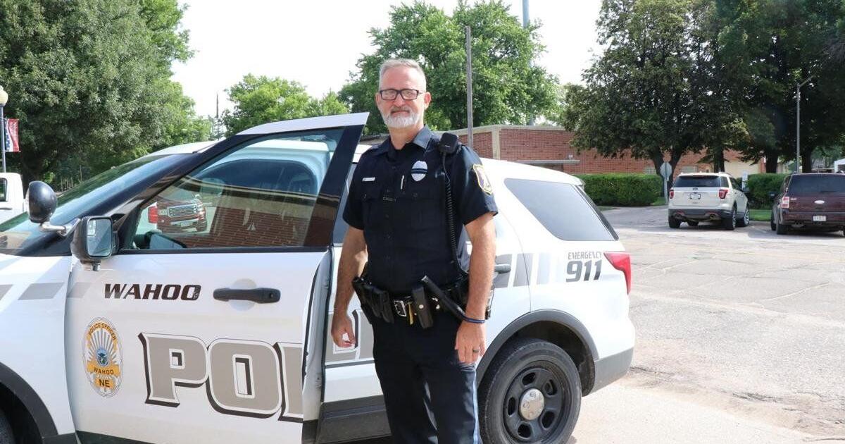 Wahoo police lieutenant charged with sexual assault of a preteen girl