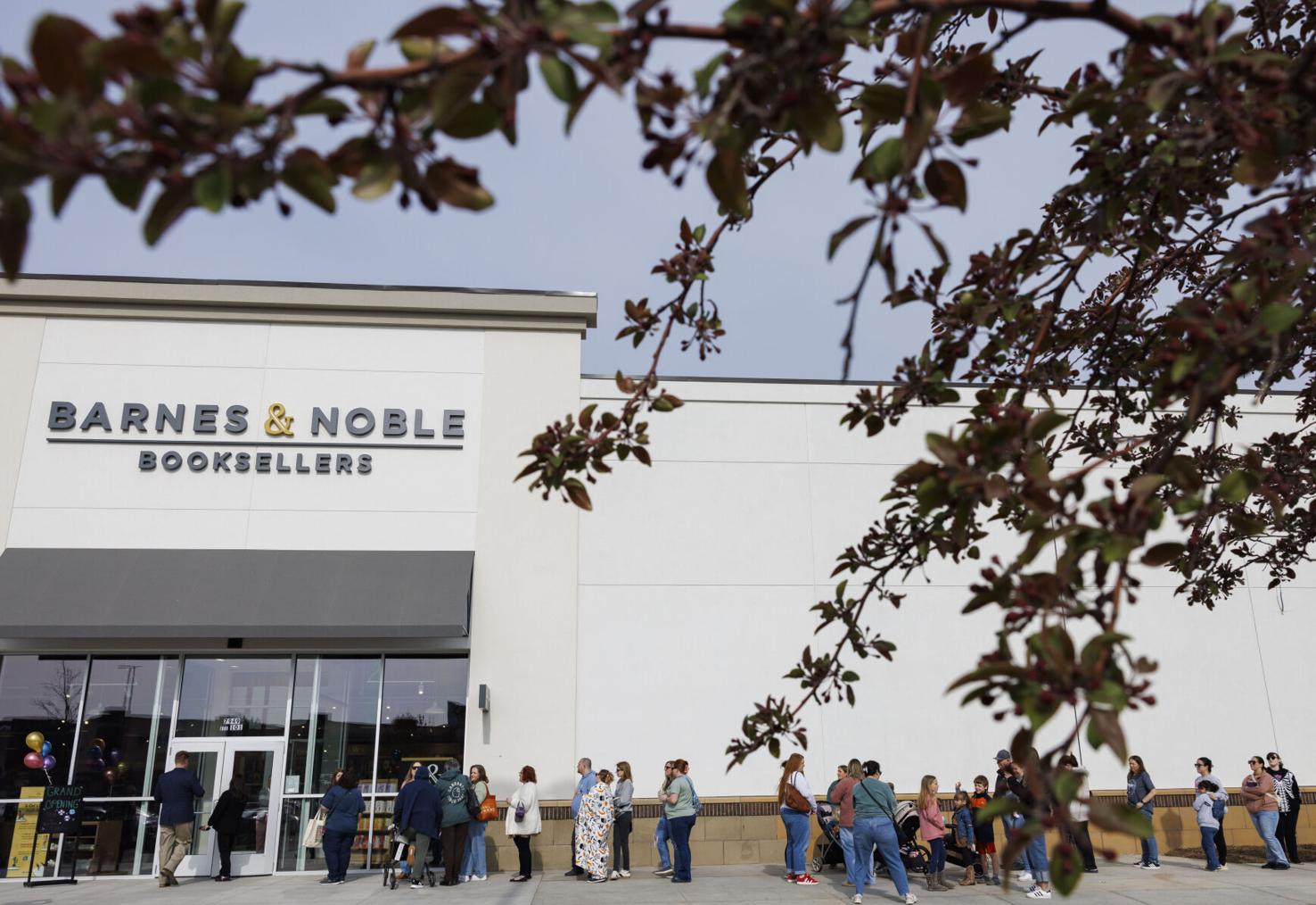 Photos: Barnes & Noble opens in Papillion's Shadow Lake Towne Center