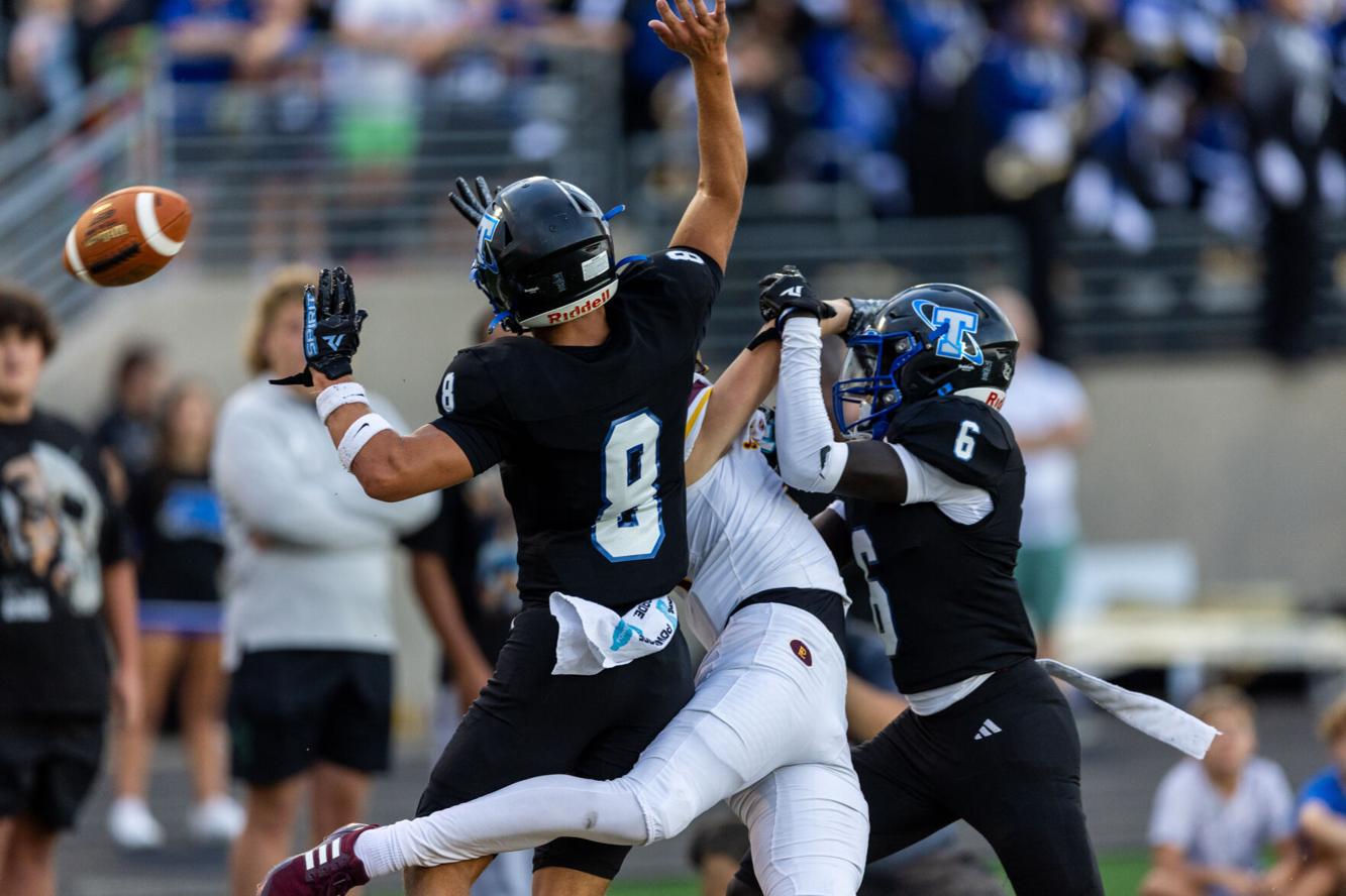 Papio South football opens season with win over Papillion-La Vista