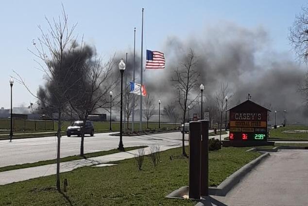 Omaha firefighters help battle blaze at shop in Carter Lake