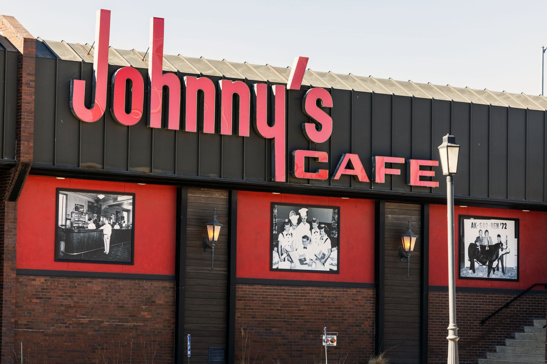 Omaha's Johnny's Cafe receives James Beard America's Classics Award