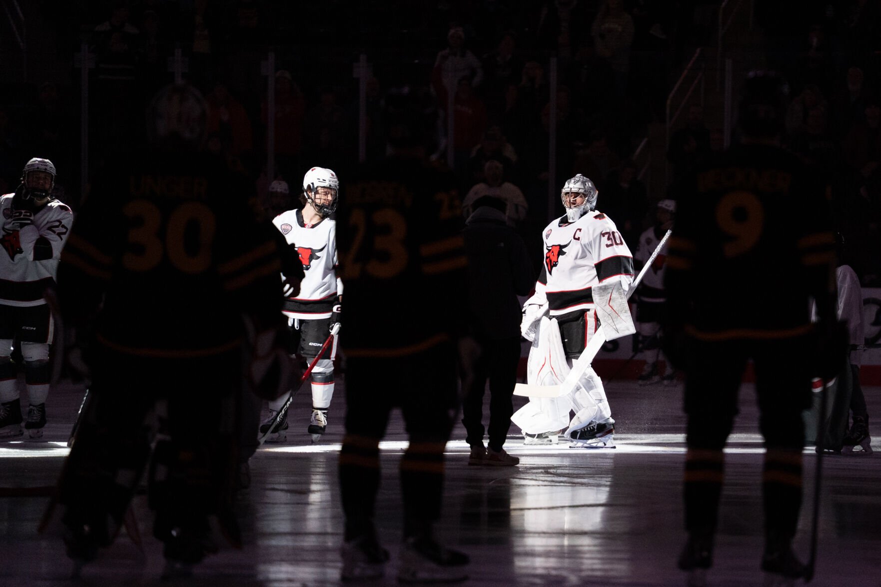 Omaha hockey's Simon Latkoczy named NCHC goaltender of the week